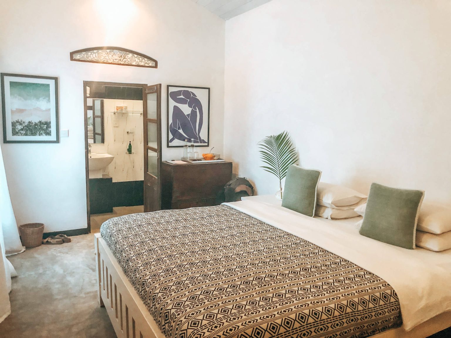 Weligama Sri Lanka: surfing, hotels, hostels and restaurants